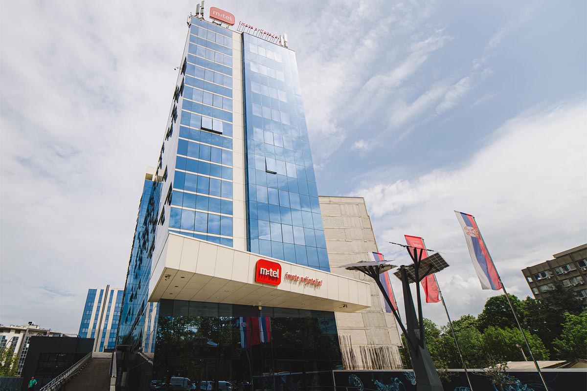 m:tel Defies Economic Turmoil - The Region