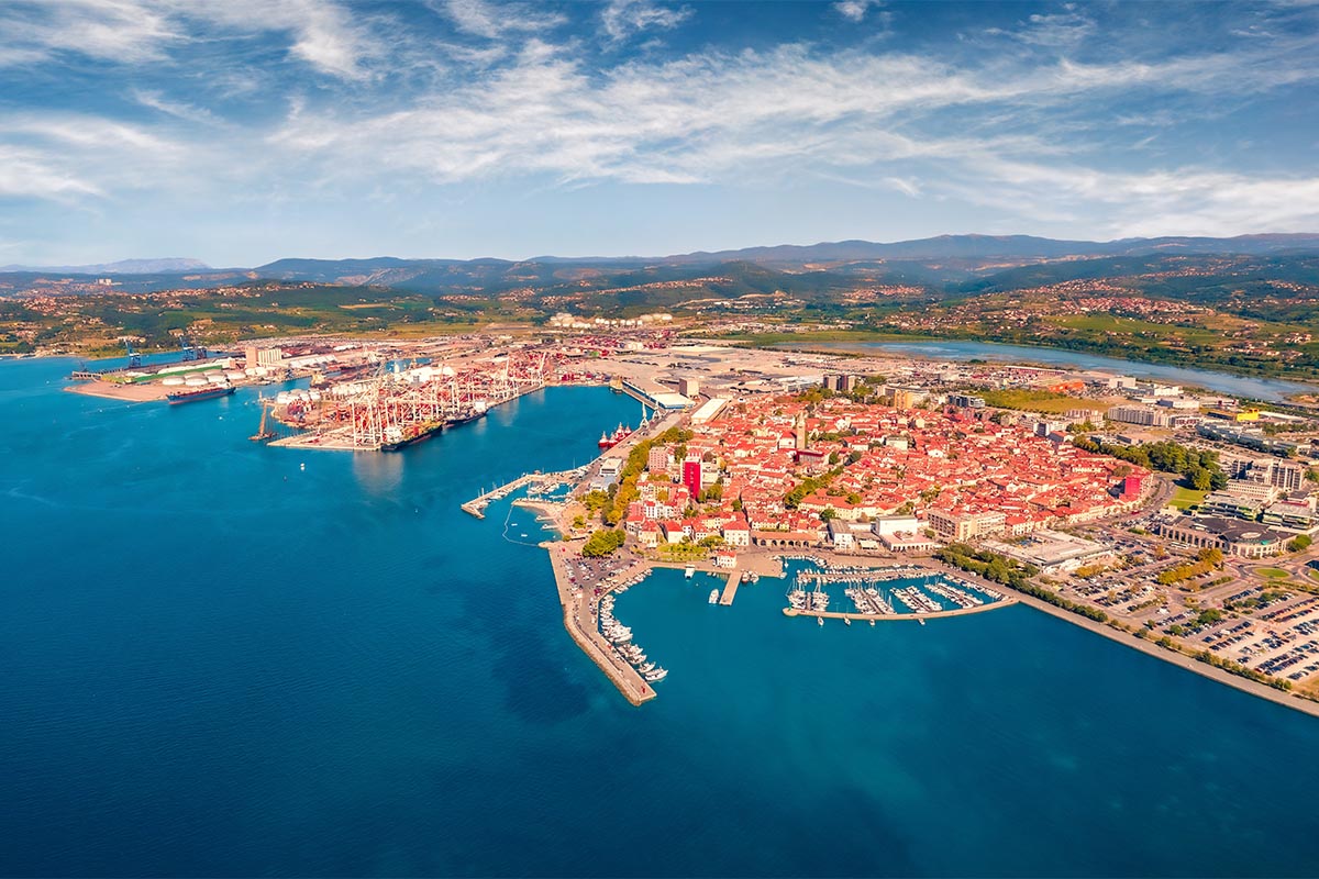 Green Giant Docks in Koper: BYD Shenzhen Ushers in a New Era of Car ...